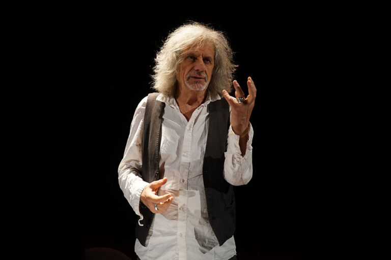 Alessandro Bergonzoni Arrivano i Dunque – Teatro Alighieri